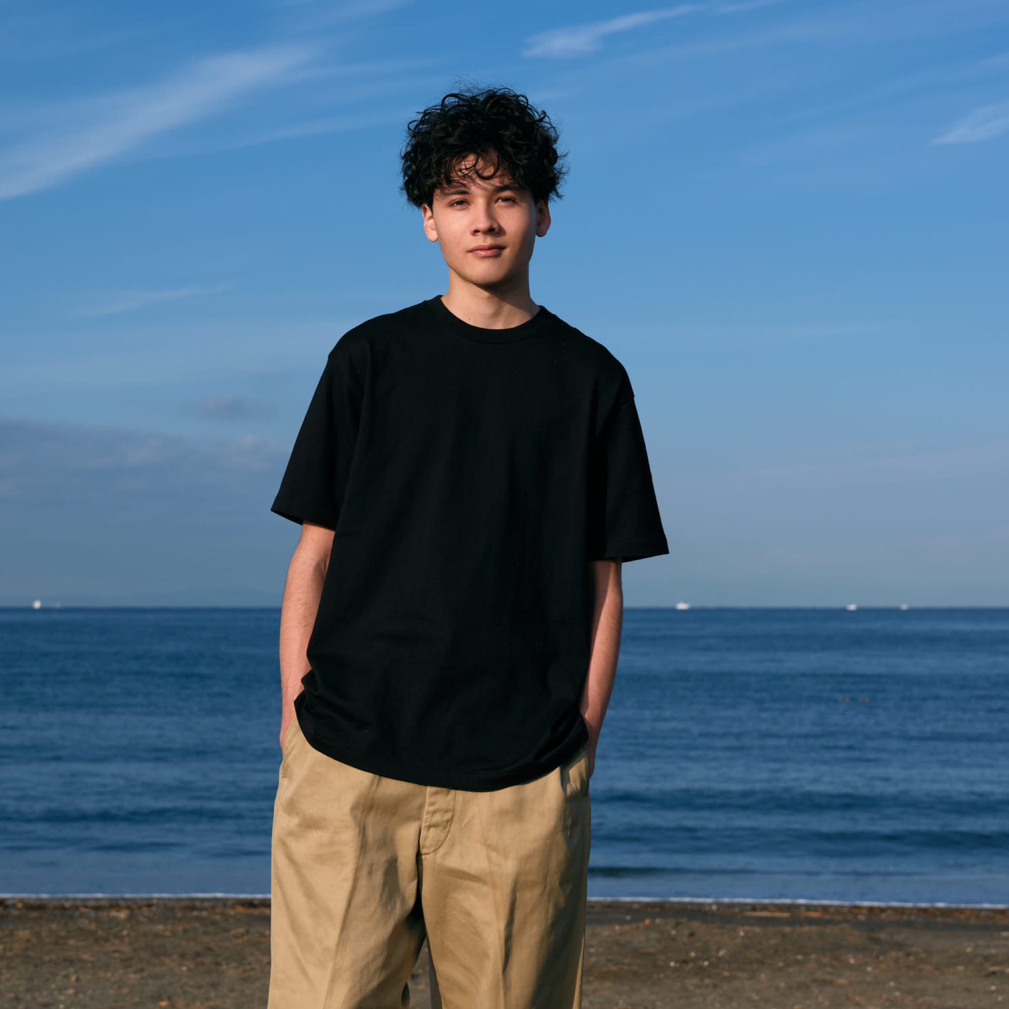 Hanes T-SHIRTS SHIRO＆KURO ヘインズブランズ ジャパンの公式通販サイト | Hanesbrands Japan Inc.